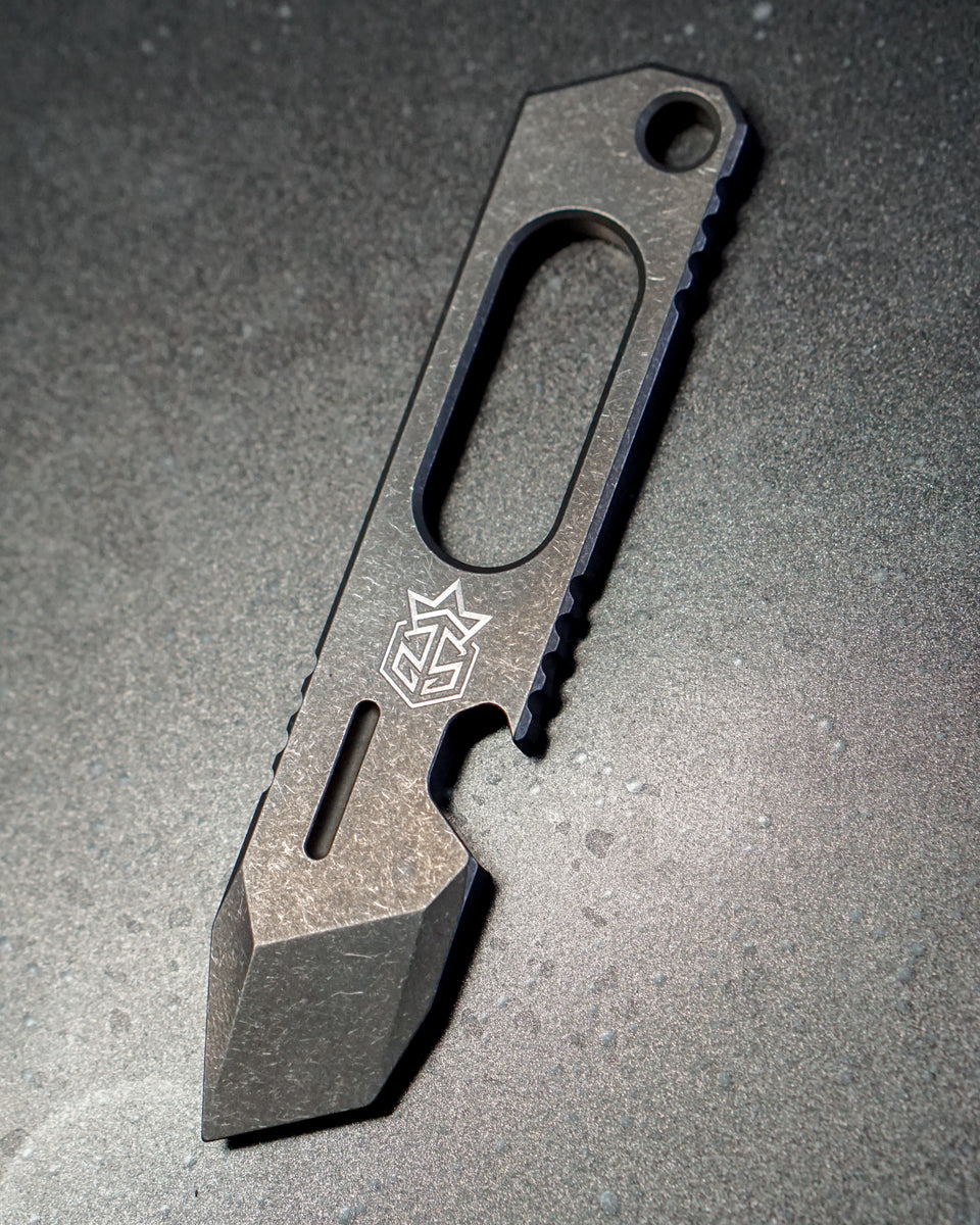 Kronos Titanium Prybar Tool – Sinners & Stone